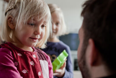 „Wie Sie reden, damit Ihr Kind zuhört und wie Sie zuhören, damit Ihr ...